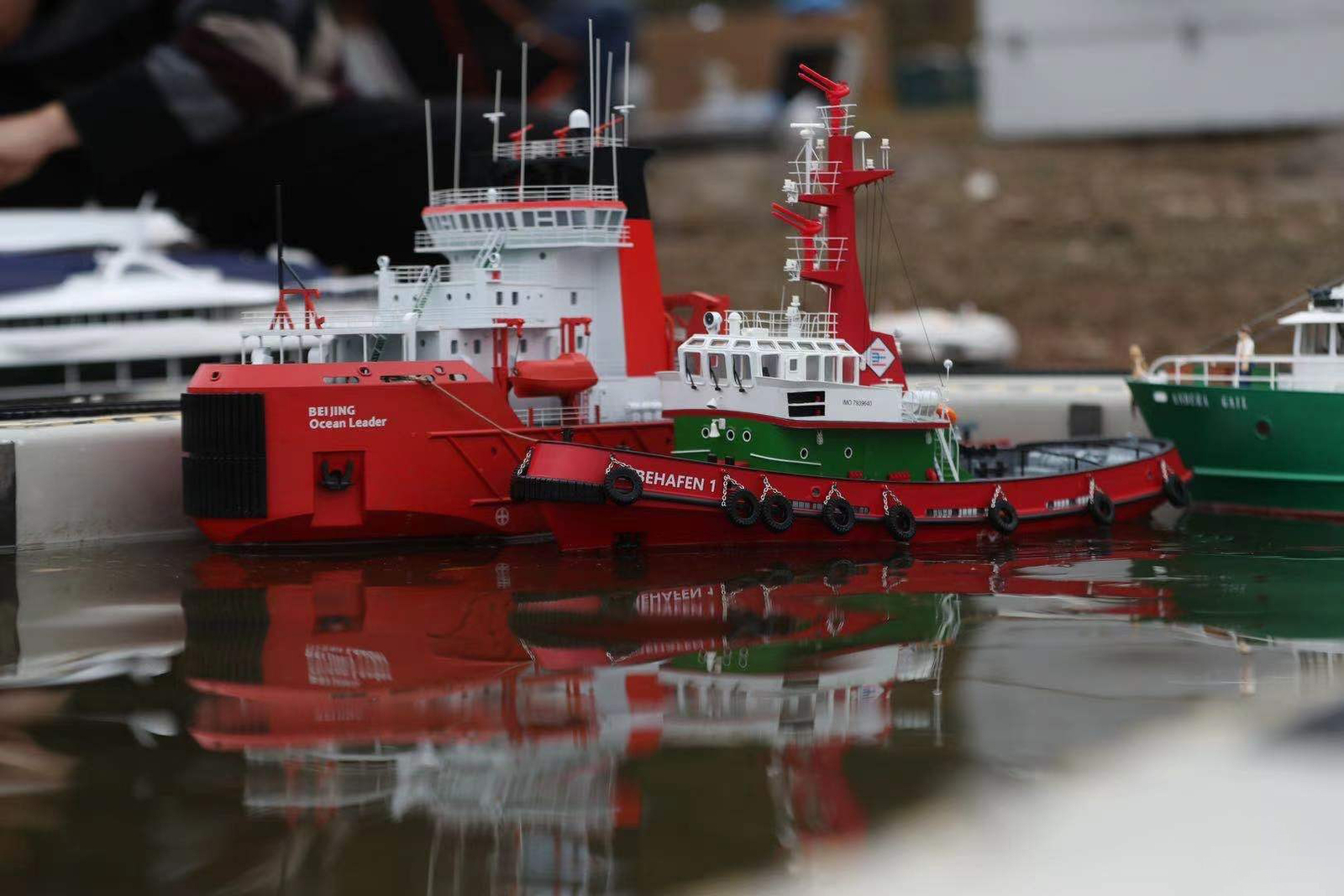 ELBEHAFEN 1‪ Ice Breaking Tug Boats Scale 1:50 610mm RC Model Ship Kit ...