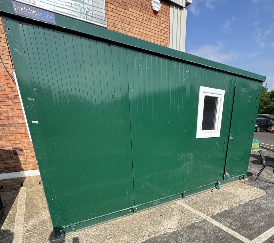 Portacabin Fioldable 4.3m x 2.3m Used - 4 available as singles or as ...