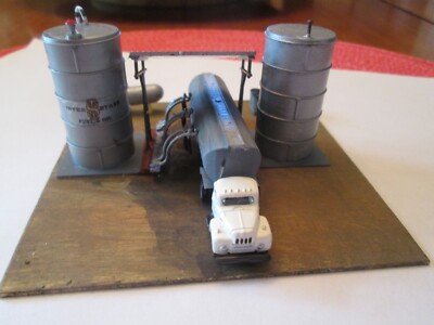 N Scale Oil/Chemical Storage Facility Detailed w/Semi Tractor Trailer ...