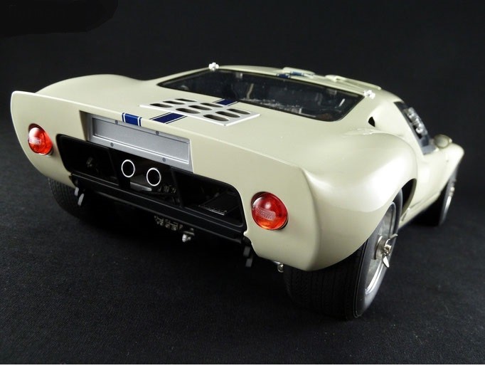 Ford GT40 w/Wire Wheel Rims/V8 Engine/Custom Metal Body 1:12 Large ...