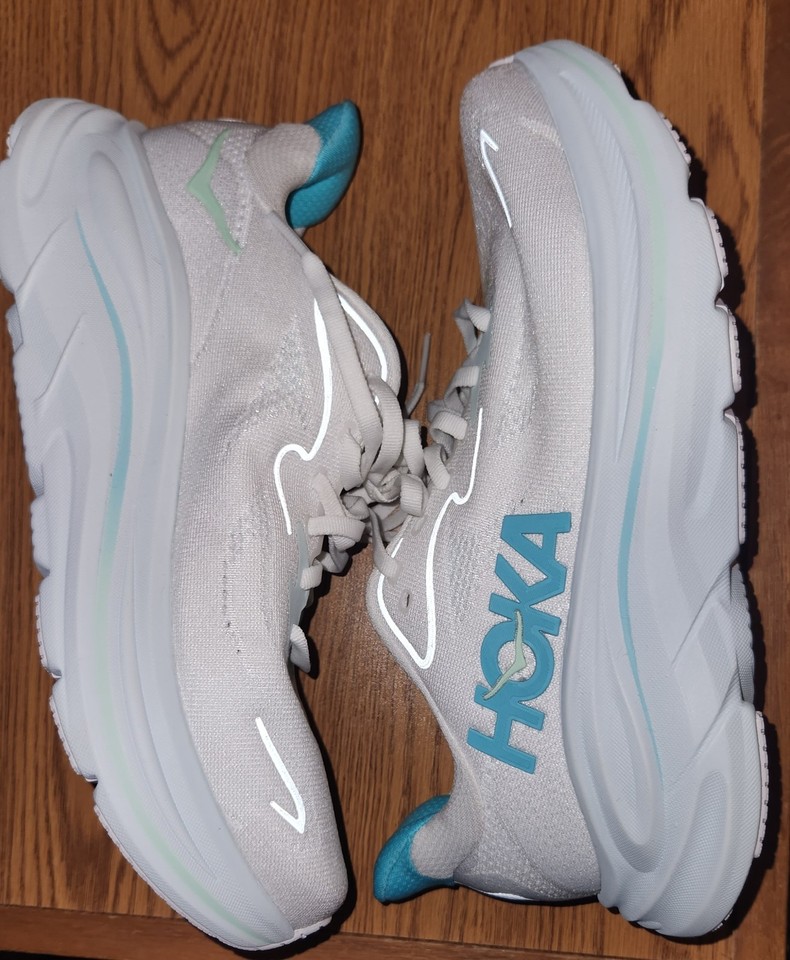 EUC Men's Hoka One One Clifton 10 Running Shoes Size 9 D White/Blue ...