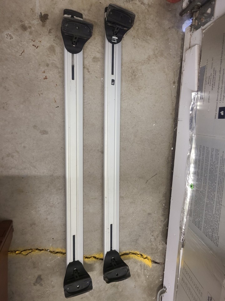 Thule Aerobars & 460R Foot Packs | eBay