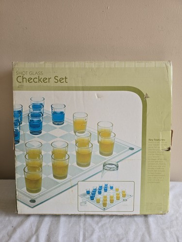 27pc Glass Checkers Game Set W/ .75oz Shot Glasses & Board In Box Pre ...