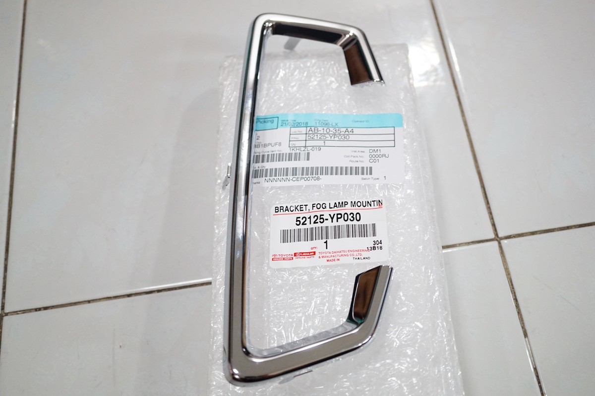 CHROME BRAKET FOG LAMP MOUNTIN 52125-YP030 FOR TOYOTA HILUX REVO ROCCO ...