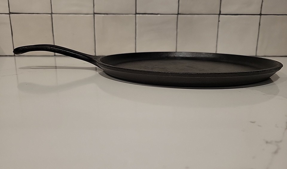 Lodge 90G 10 1/2” inch Old Style Cast Iron Flat Griddle Skillet Pan ...