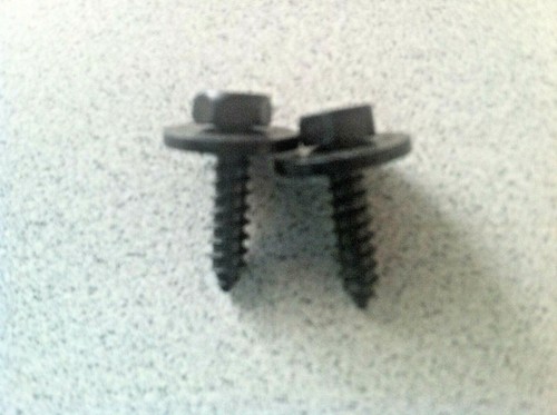 2004-2012 BMW 328i E90 ~ 2 REAR DECK SPEAKER SCREW ~ 07119904288 | eBay