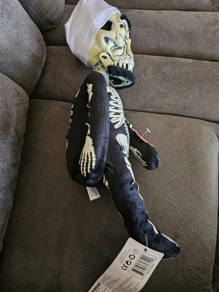 The Jeff Dunham 18" Achmed Talking Doll is an animatronic doll that ...