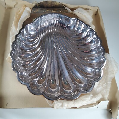 Metalware - Clam Shell