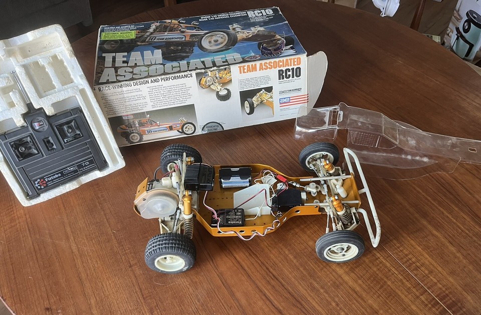 EXTREMELY RARE vintage inbox! Team associated RC car!!! works!!! all ...