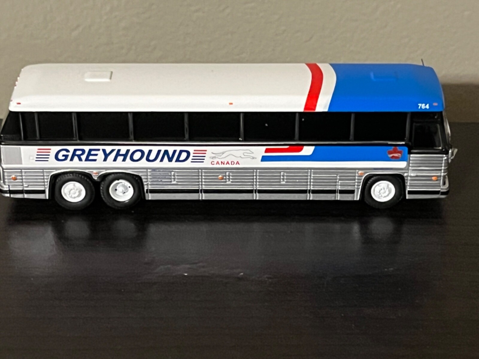 Iconic Replicas 1/87 Greyhound Canada Tribute MCI M9 - Saskatoon HO ...
