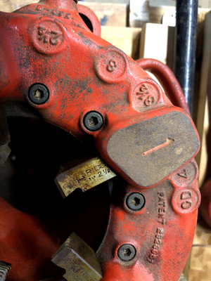 RIDGID 141 2-1/2in - 4in Model 141 Geared Threader - & D 1440 ratchet ...