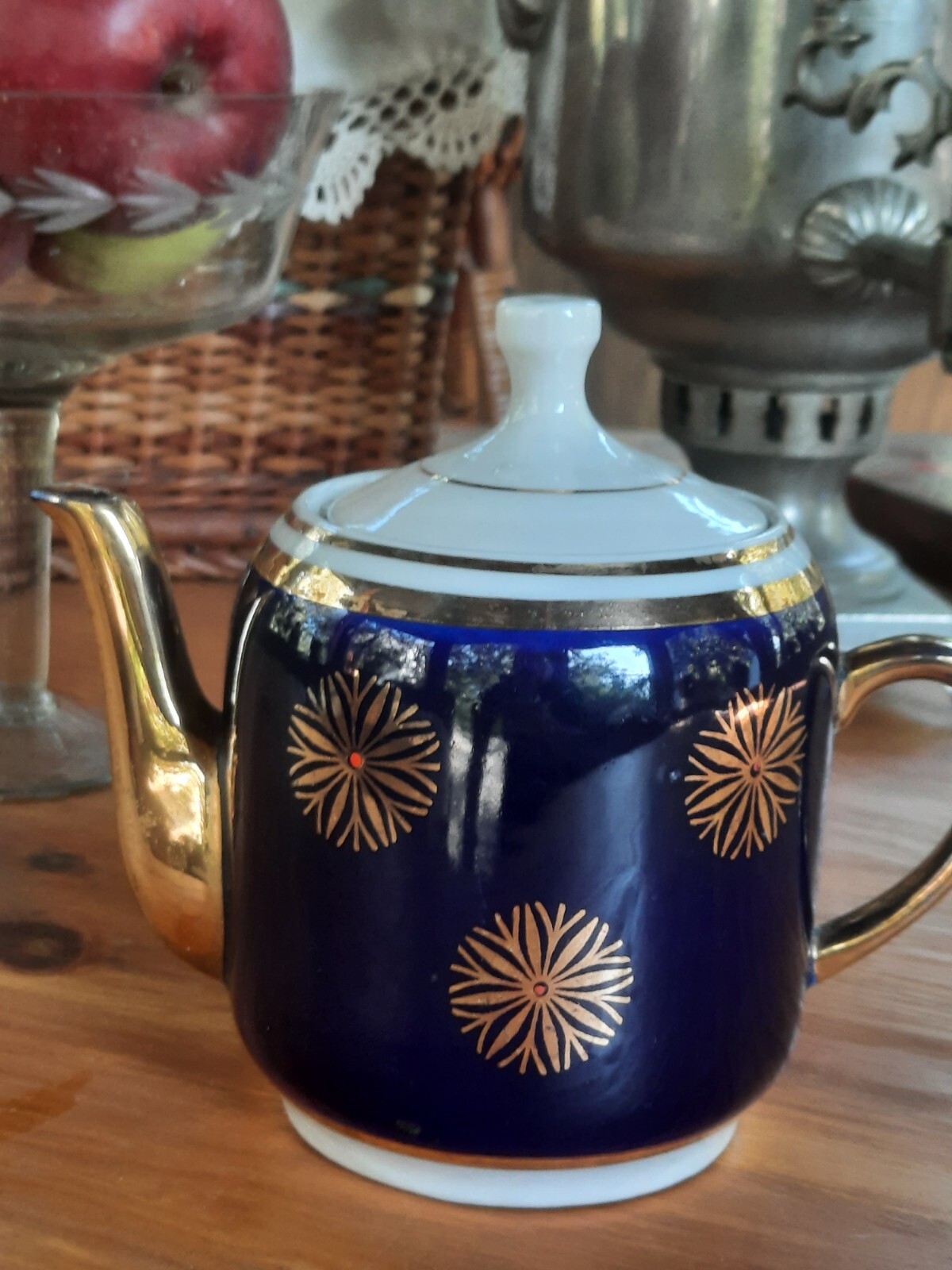 Vintage floral porcelain teapot, 1970s ceramic dishware, Retro tea ...