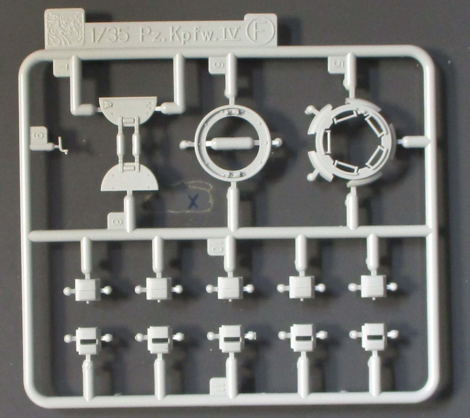 Dragon 1/35th Scale Panzer IV Ausf F2(G) - Parts Tree F from Kit No ...