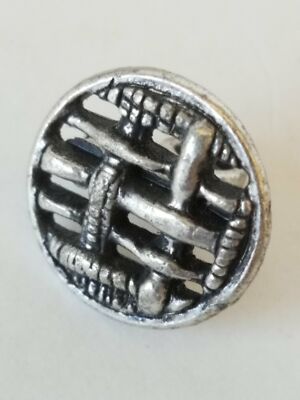 Round Slotted Buttons With Shanks 4-Pieces | eBay