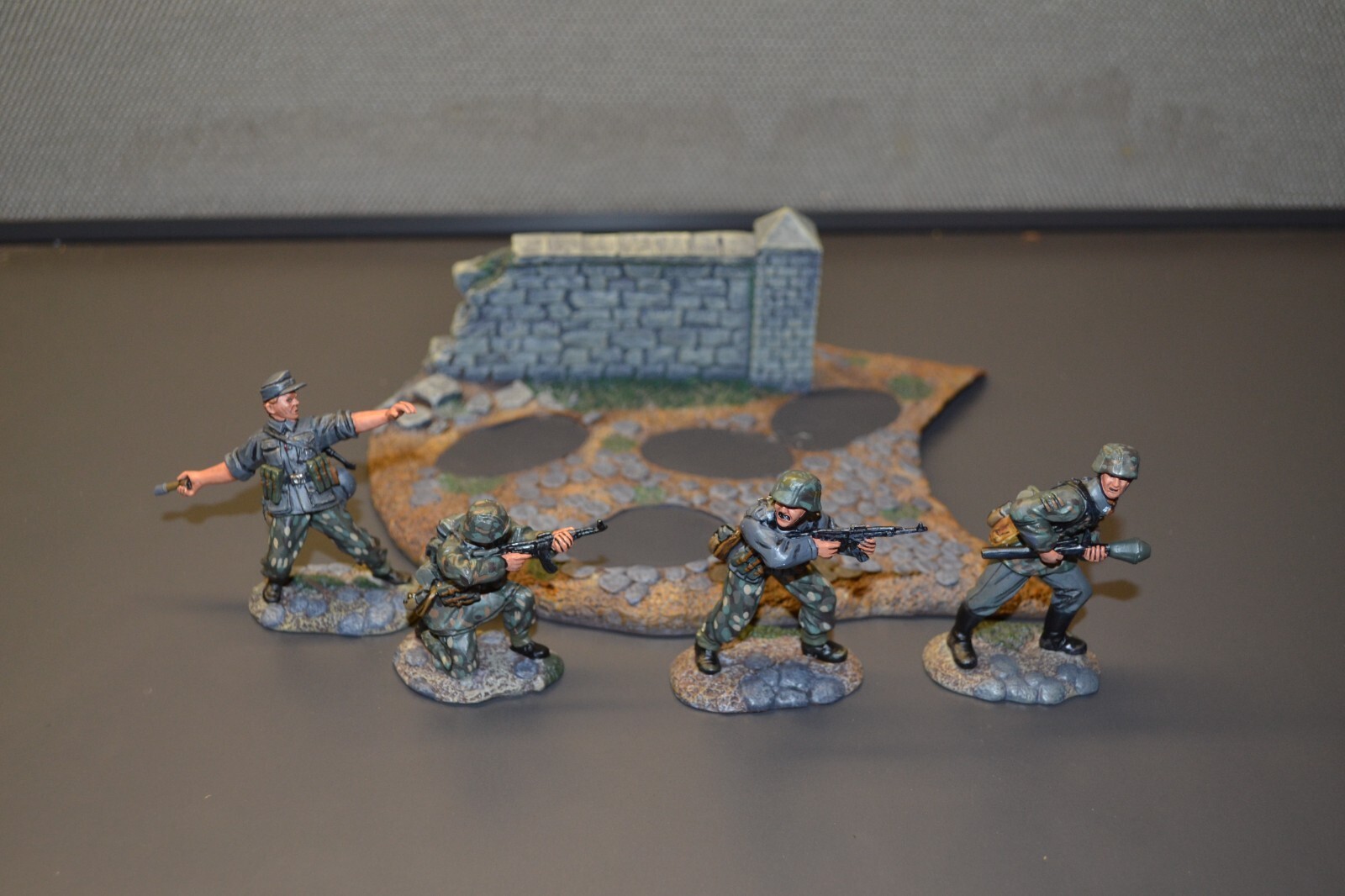 Conte World War II - WW2-068 - "Caught in the Crossfire Part 1" Set | eBay