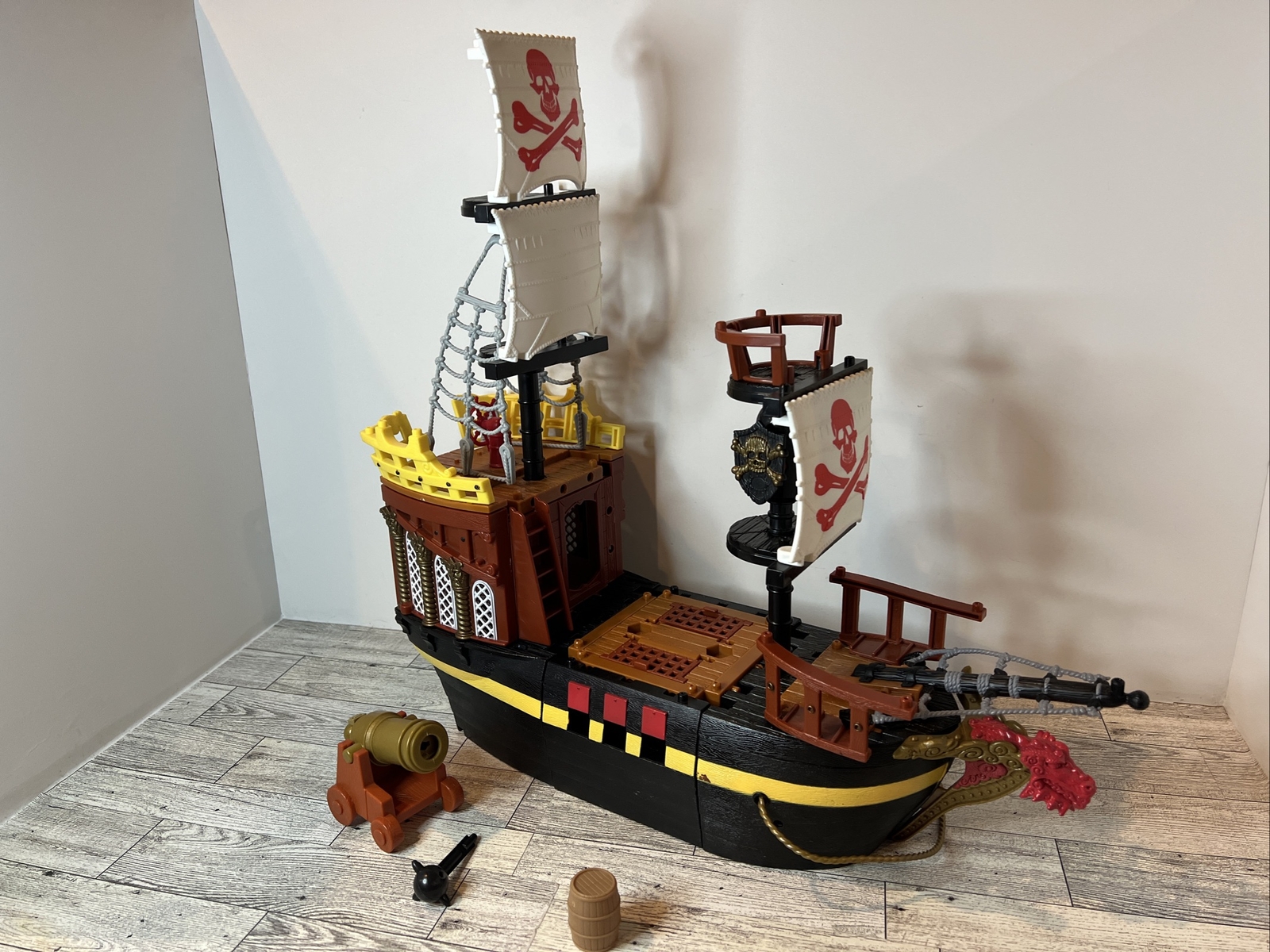 Imaginext Pirate Raider Ship 2002 Fisher Price Not complete | eBay