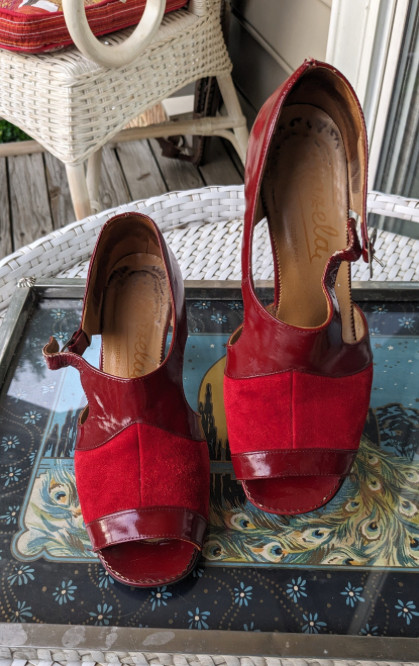 1960s 1970s Red Suede Red Patent Leather Peep Toes Si… - Gem