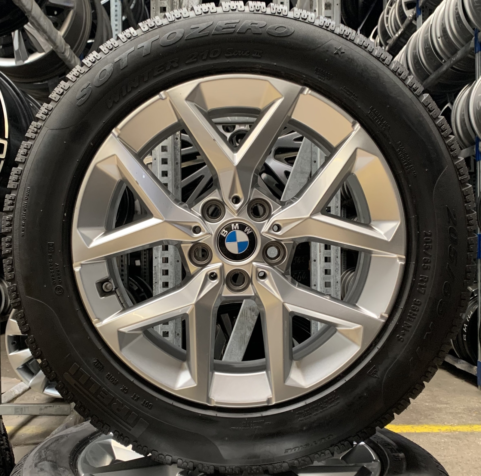 4 Orig BMW Winterräder Styling 896 205/65 R17 96H M+S X1 U11 iX1 ...