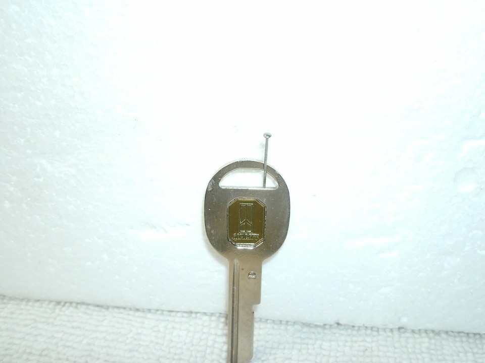 OLDSMOBILE--* Rocket Logo* Key Blank--Uncut--1980's--Factory Issue ...