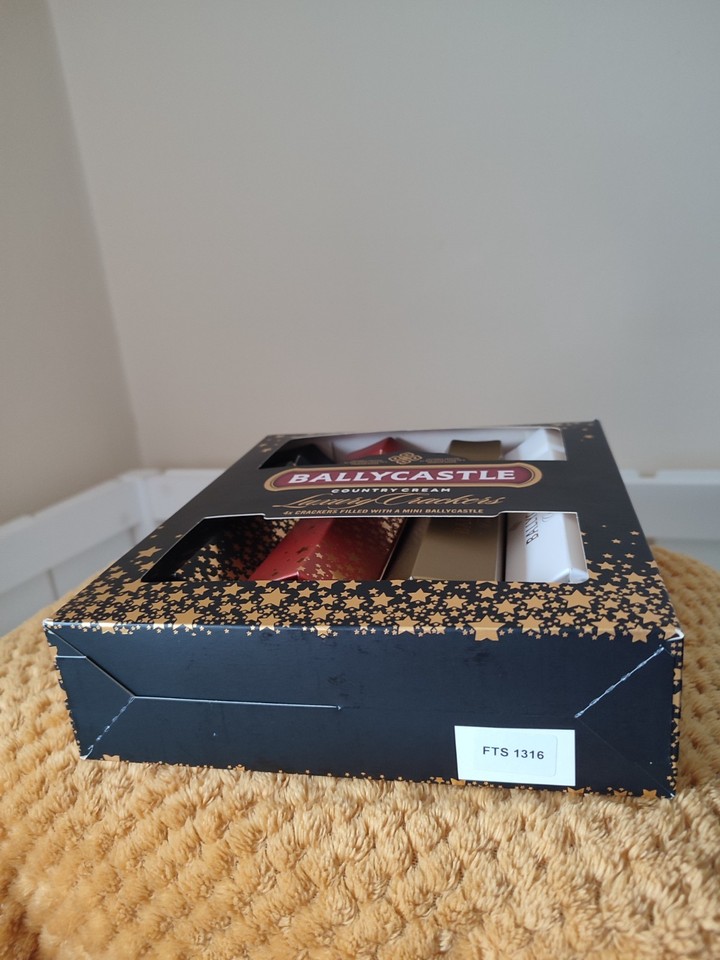 Set Of 4 Luxury Christmas Crackers BALLYCASTLE COUNTRY CREAM | eBay UK