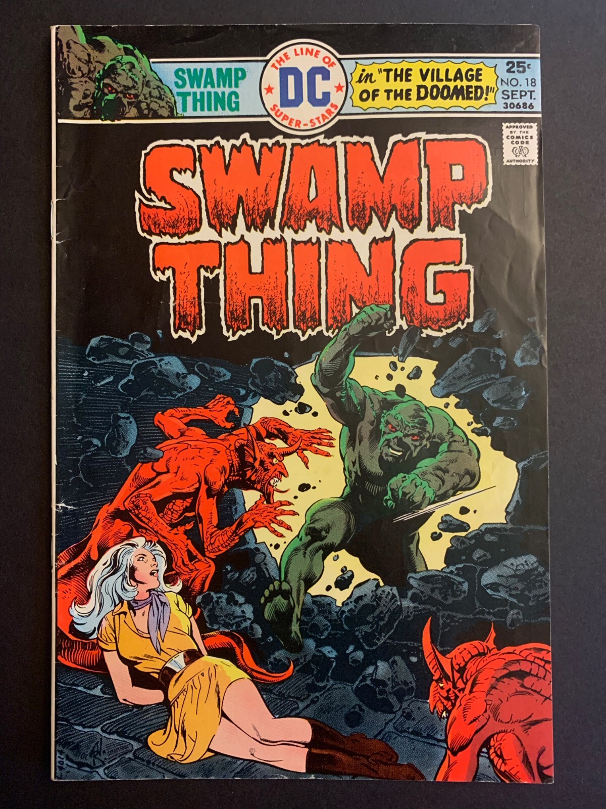 Swamp Thing 18 VG+ -- "Village of the Doomed!" Redondo Art DC Bronze ...