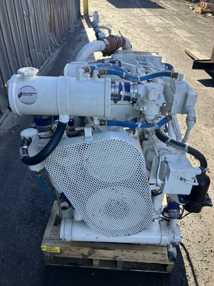 GOVERNMENT SURPLUS MAN D0824 TURBO MARINE DIESEL ENGINE | eBay