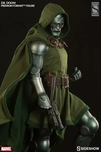 Sideshow Collectibles Marvel Dr. Doom Exclusive Premium Format Statue ...