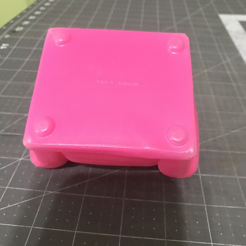 Barbie Hot Pink Armchair Living Room Chair Plastic Dollhouse Furniture ...