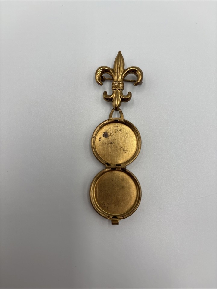 Vintage Fleur de Lis Photo Locket Brooch Pin Gold Tone Brass Victorian ...