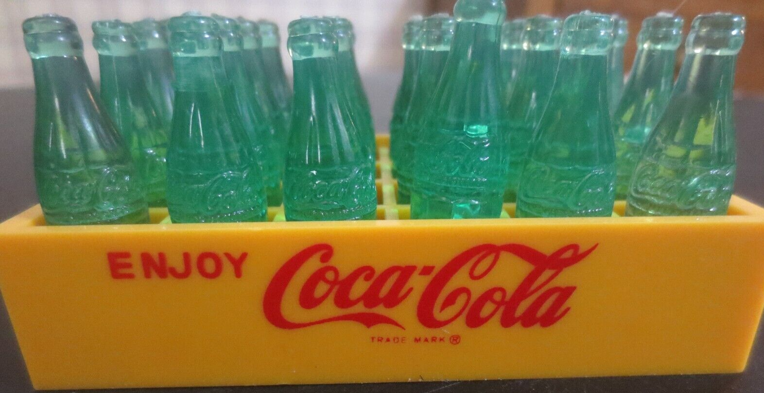 Enjoy Coca-Cola Yellow Plastic Case 3.5 x 2.25 inches 24 Green Plastic ...