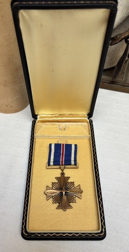 Vintage US Military Distinguished Flying Cross | eBay