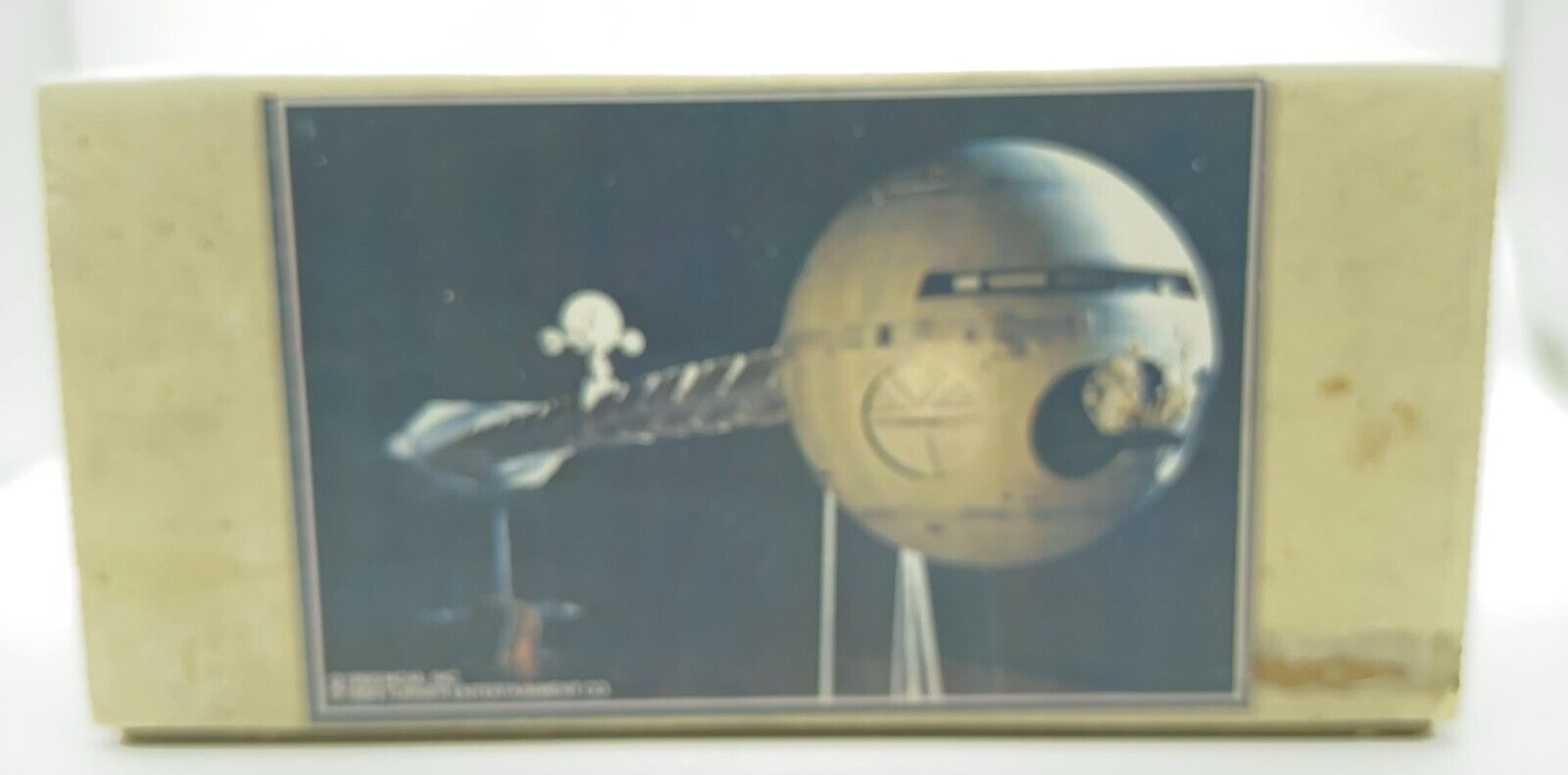 Lunar Models 2001: A Space Odyssey SF021 DISCOVERY 1/211 Scale Model ...