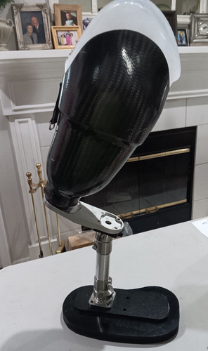 2 PROSTHETIC LEG LEFT & RIGHT LEGS BULLDOG STUBBY KNEE SOCKET size 10 ...