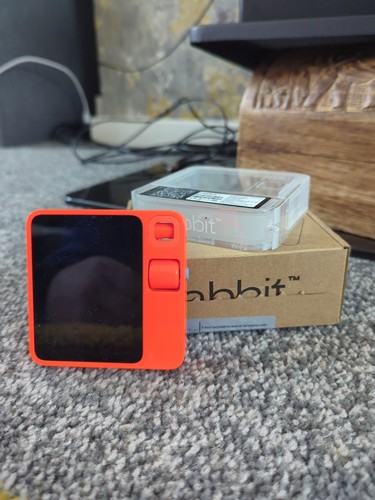 Rabbit r1 - AI Pocket Companion - leuchorange - 128GB storage - 4GB ...