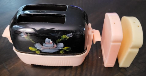 VINTAGE SALT & PEPPER SHAKER SET: PLASTIC TOASTER (T4) | eBay