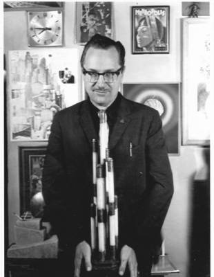 8 x 10 B&W photo of FORREST J ACKERMAN with Metropolis prop recreation ...