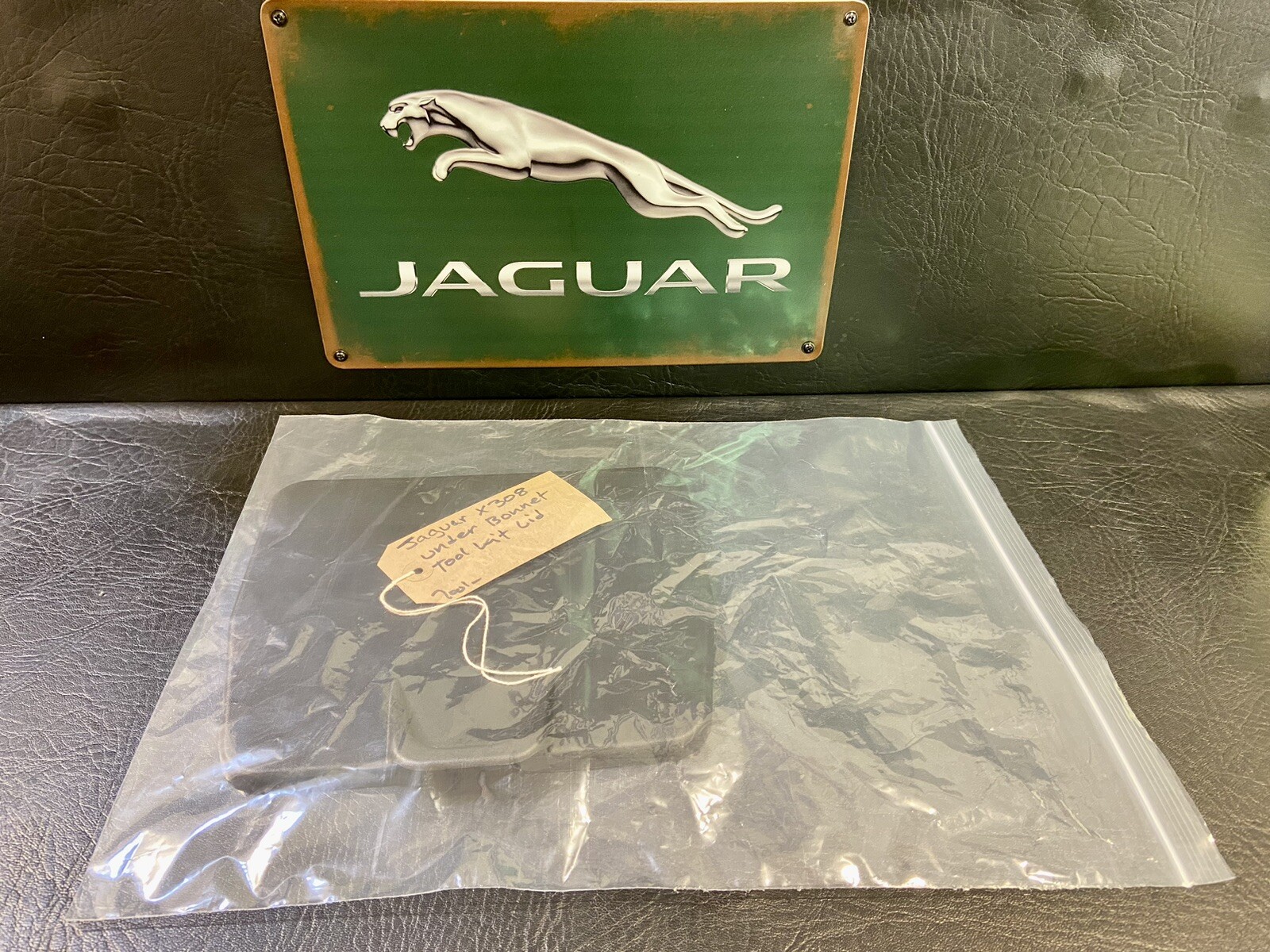 Jaguar XJ8 XJR X308 - TOOL KIT LID ENGINE COMPARTMENT 1997 To 2002 ...