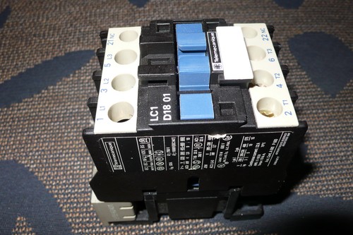 Merlin Gerin LC1D1801 Contacteur 3Pôle contact NO 32Ampères 220Vac AC3 ...