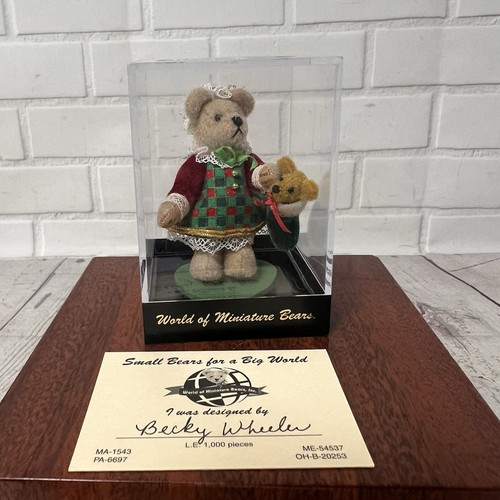 World of Miniature Bears Becky Wheeler HOLLY Christmas Bear In Case ...
