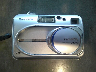 Fujifilm FinePix A Series A210 3.2MP Digital Camera - Silver ...