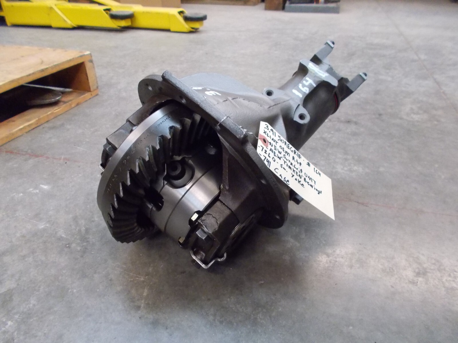 MOPAR 8 3/4, 8.75, 3.91 SUREGRIP POSI 3rd. MEMBER, 741 CASE, 7260 YOKE ...