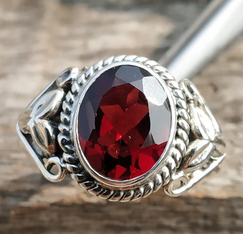 Attractive Red Garnet Oval Gemstone 925 Sterling Silver Middle Finger ...