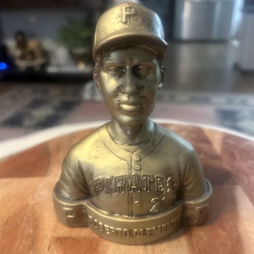Roberto Clemente Gold HOF Bust Statue PNC Park 2010 SGA Collectors ...