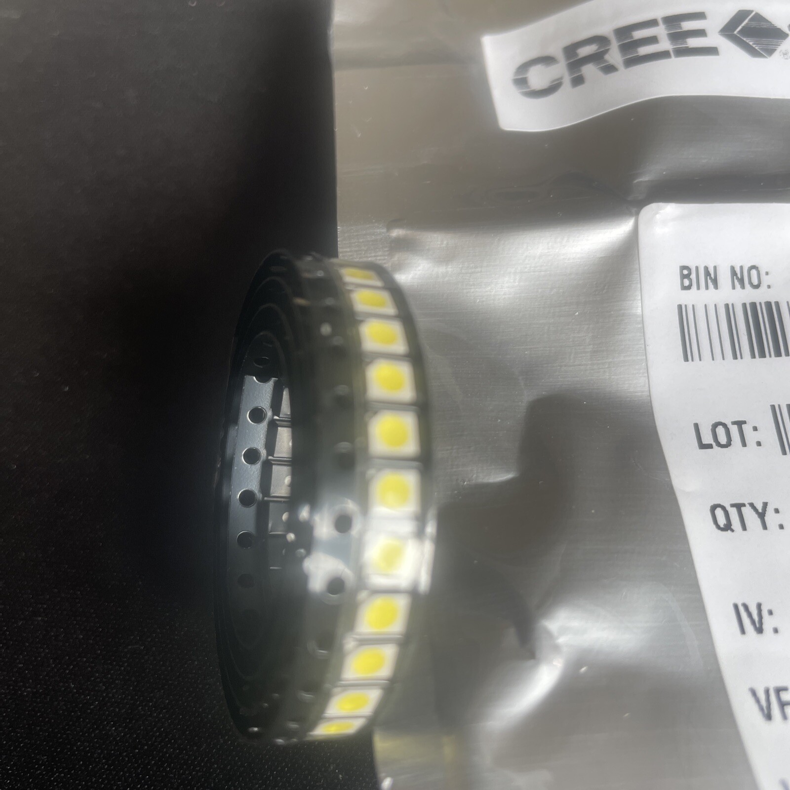 10 x SMD Cree White LED, 4 Volts 2800mcd CLM1C-WKW-Wb-Ws-29 in a sealed ...