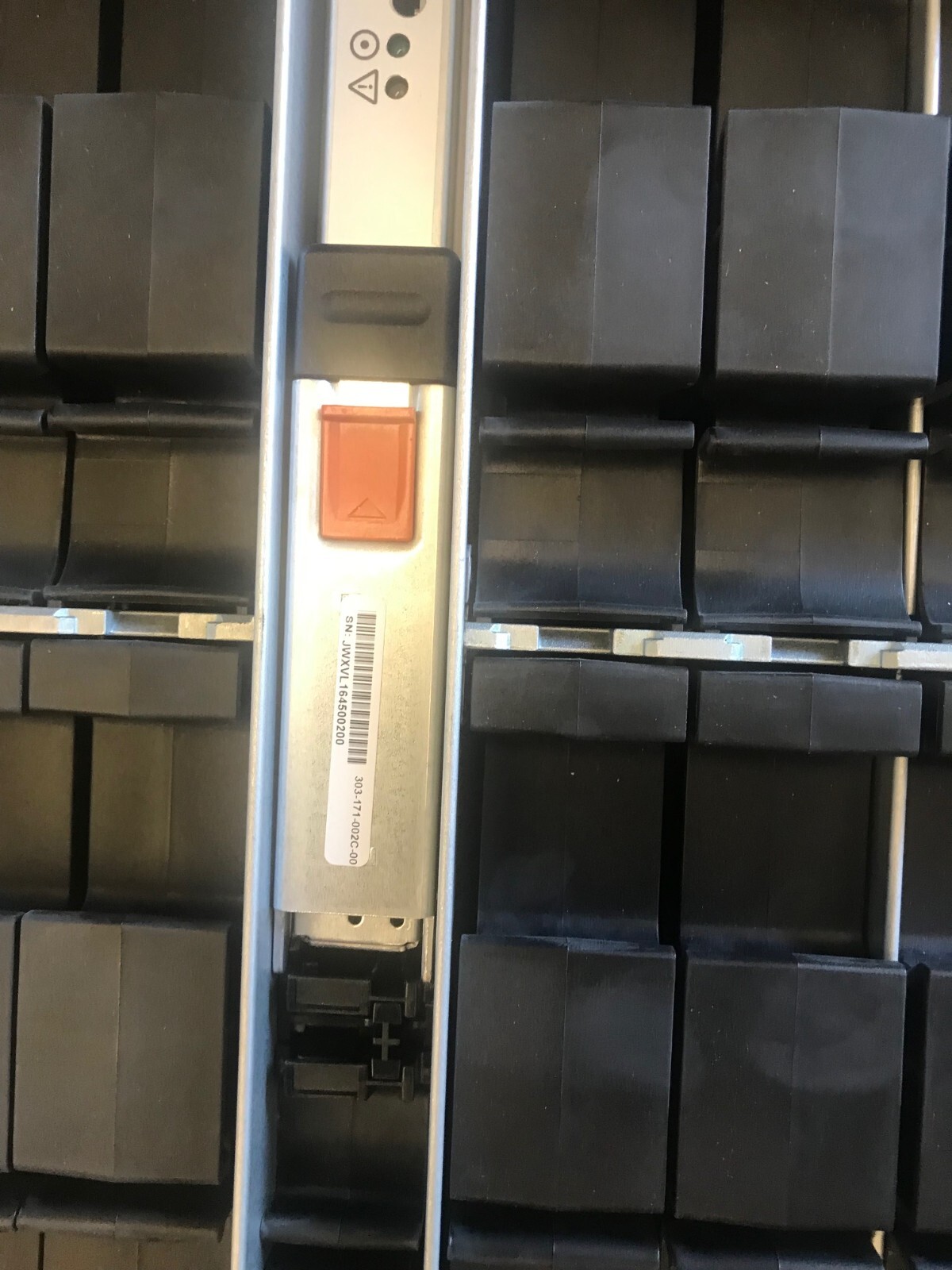 EMC VRA60 DAE-60 SAS 60-Bay ECS U400E Storage Array Enclosure 303-172 ...