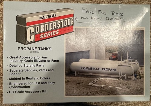 Walthers Cornerstone HO Scale Building/Structure Kit Propane Tanks (2 ...