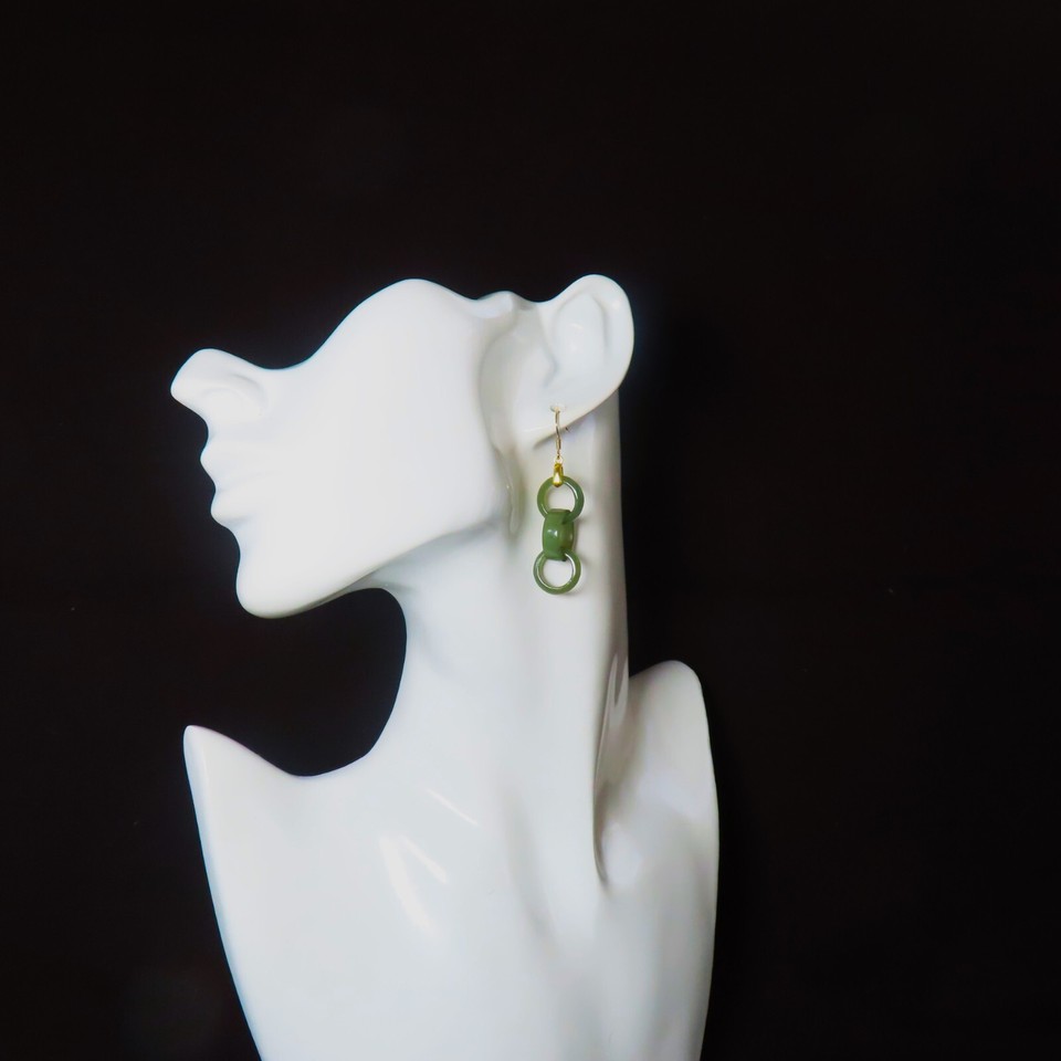 Chinese Carved Green Jadeite Jade Devil's Work Interlocking Circles ...