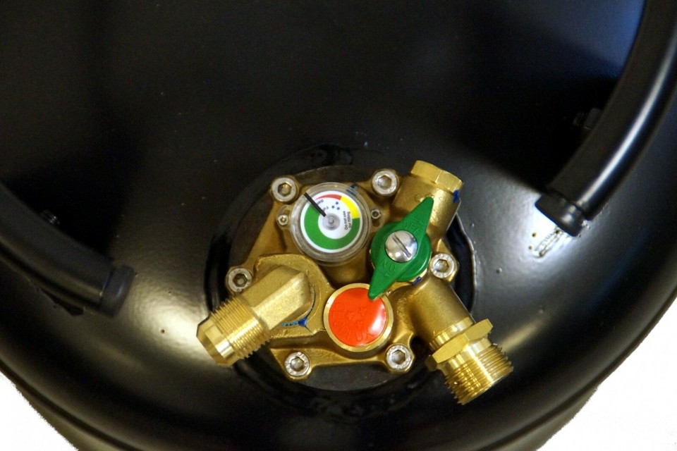 GAS bottles european shell to UK POL GAS REGULATOR BOTTLE LH 21.8mm ...