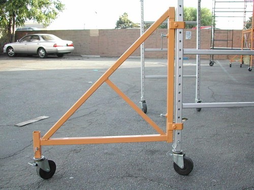 NEW-CBM Scaffold 33" Steel Swivel Outrigger for 18' Baker-Style ...
