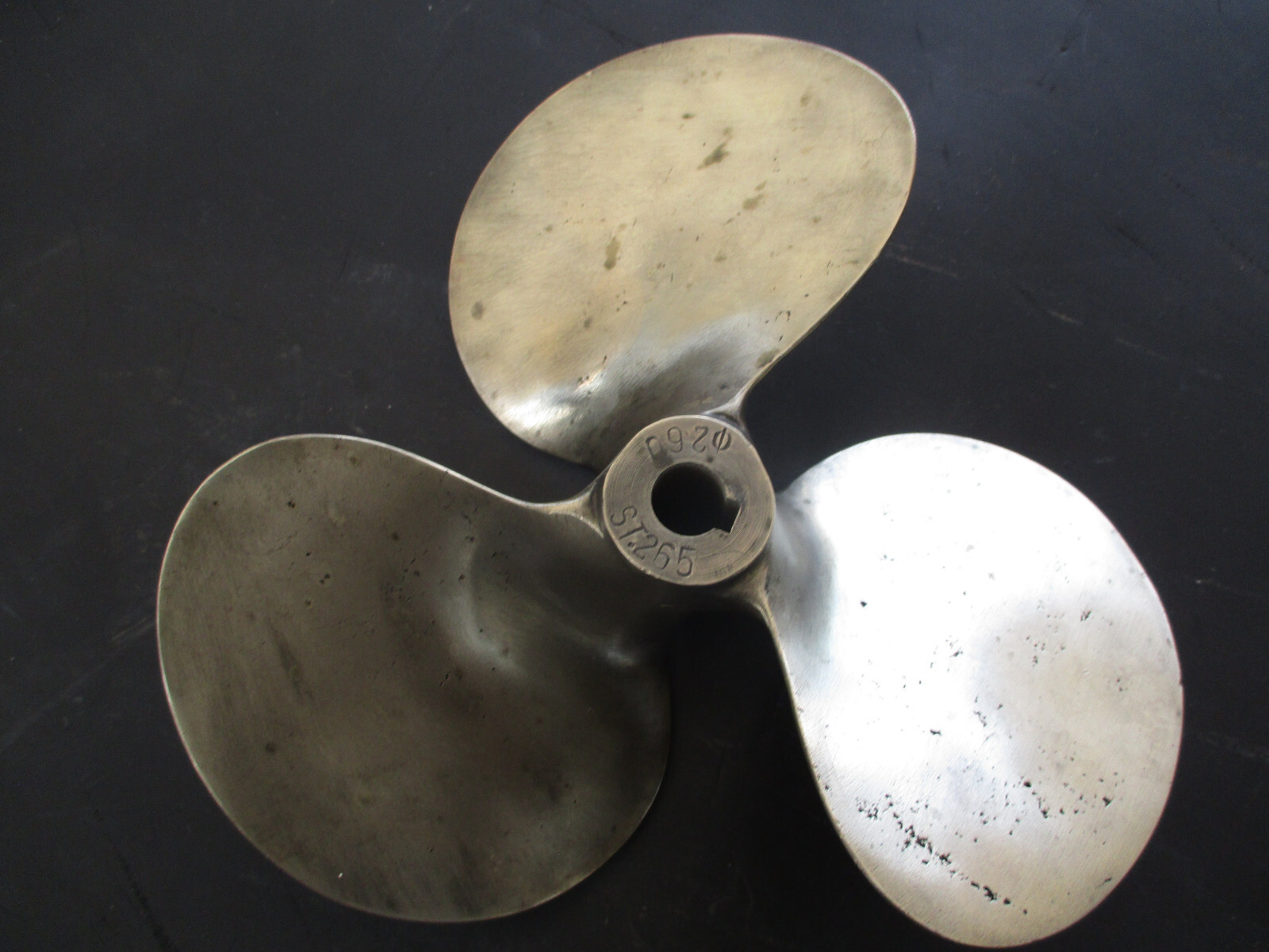 OLDTIMER Propeller aus Bronze, 3- flügelig, links dreh, 10" x 10,5 ...